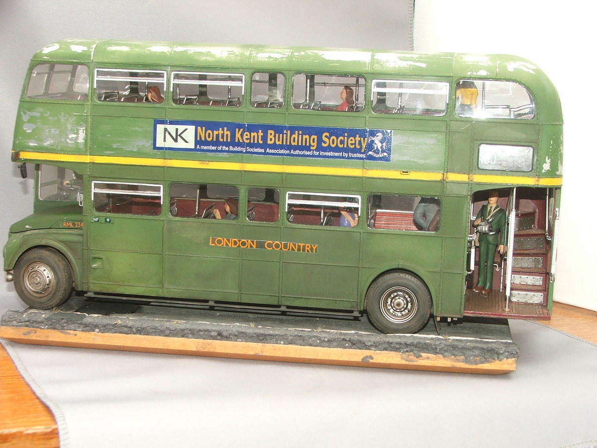 Revell 1/24 Routemaster London Bus (07651/07720) - - The Airfix Tribute ...