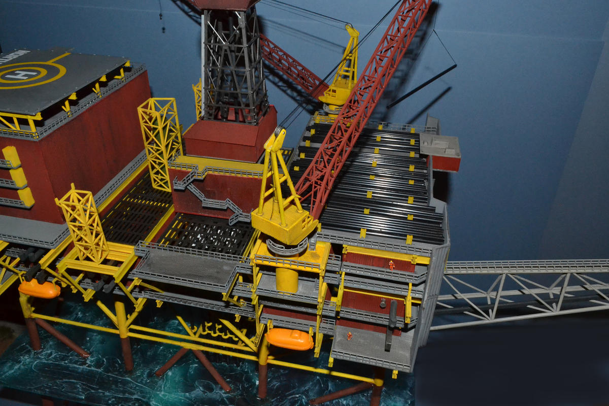 North Cormorant Oil Platform - 1:200 from Revell - Ready for Inspection ...