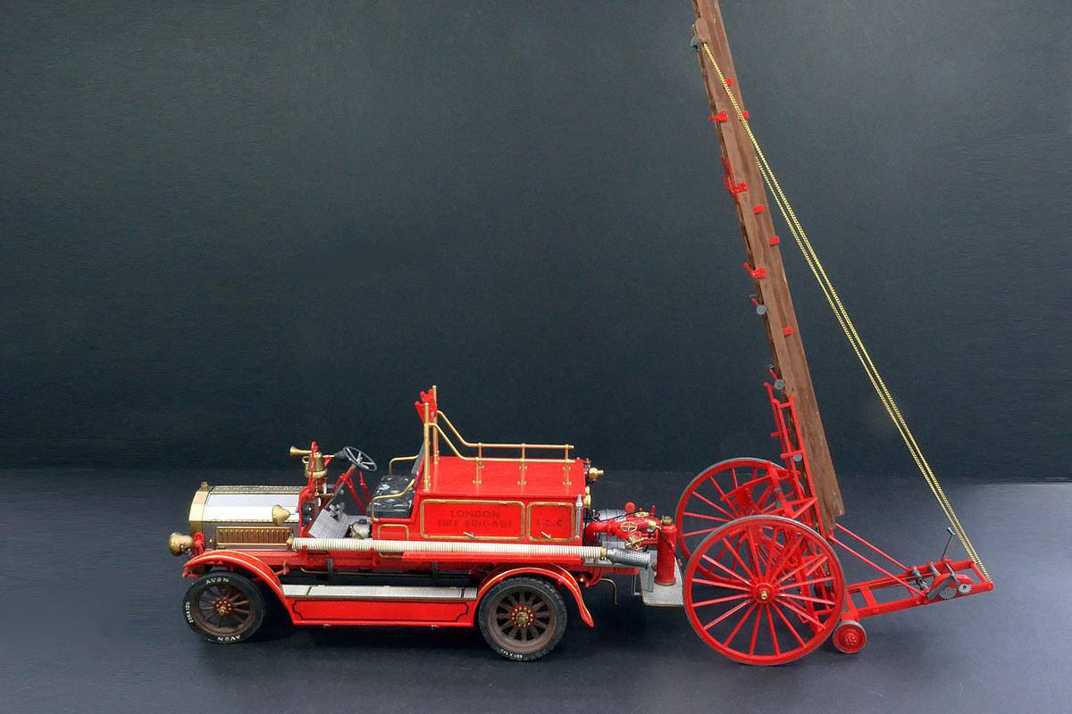 Bandai 1/16 1914 Dennis Fire Engine (8055) - - The Airfix Tribute Forum