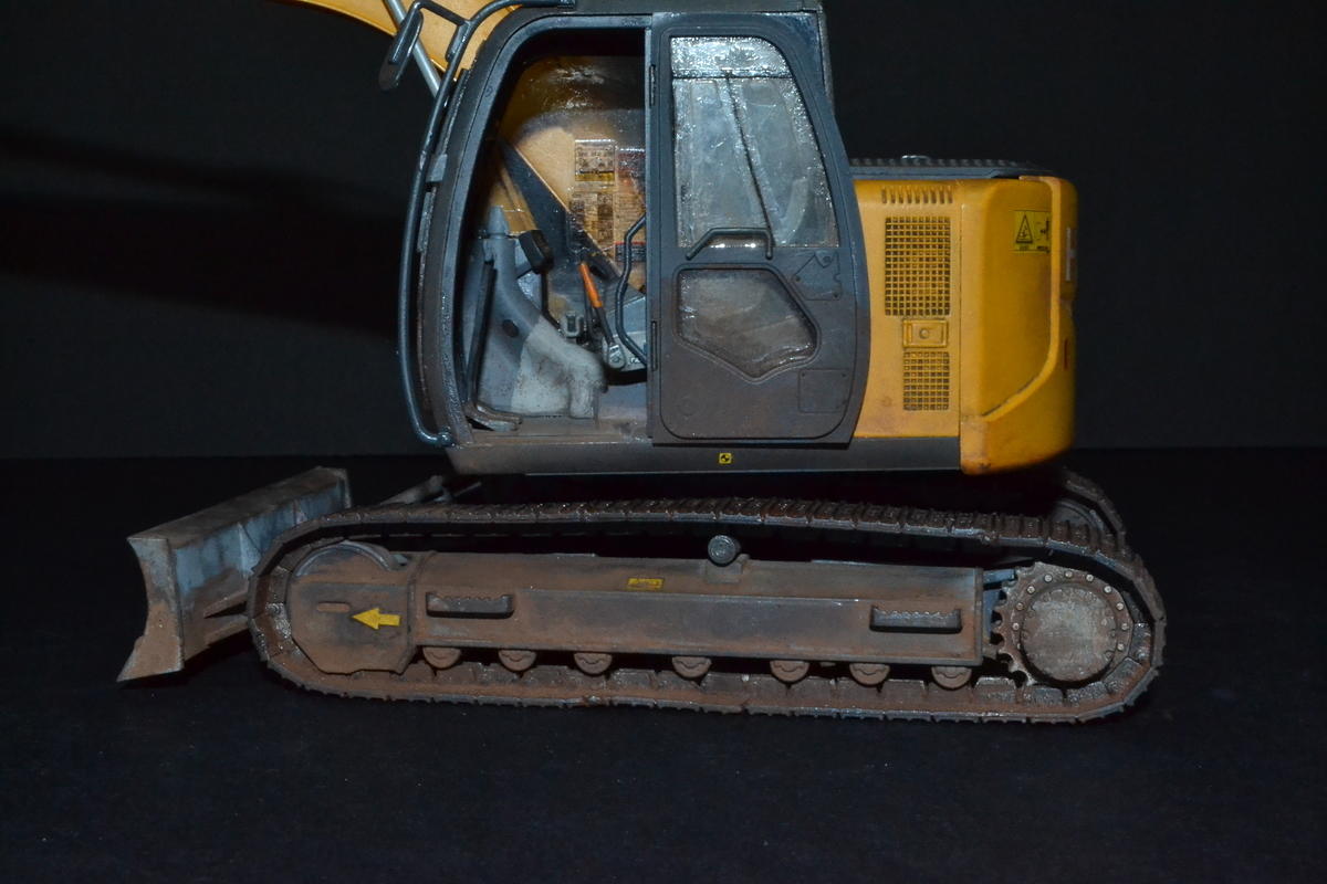 Hitachi Zaxis 135US excavator, 1:35 scale from Hasegawa - Ready For ...