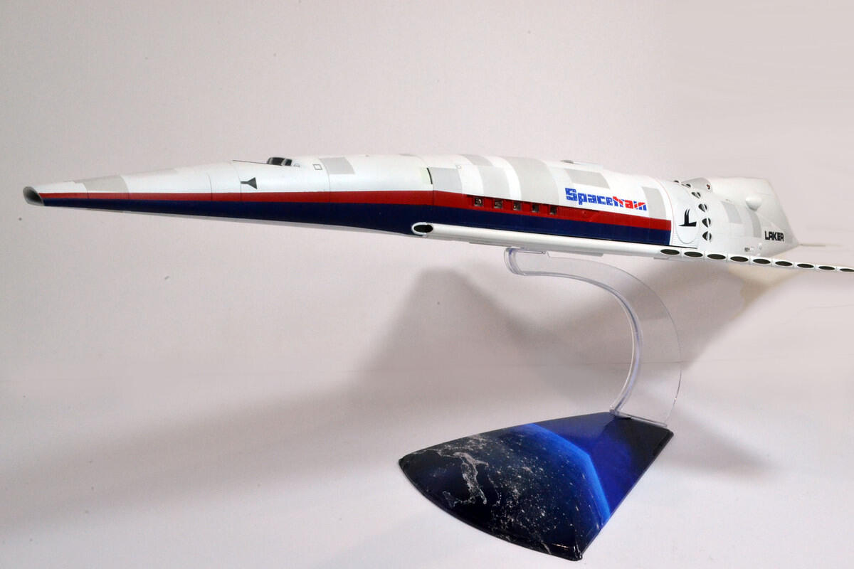 2001: A Space Odyssey, 1/72 Orion III Space Clipper from Moebius... cue ...