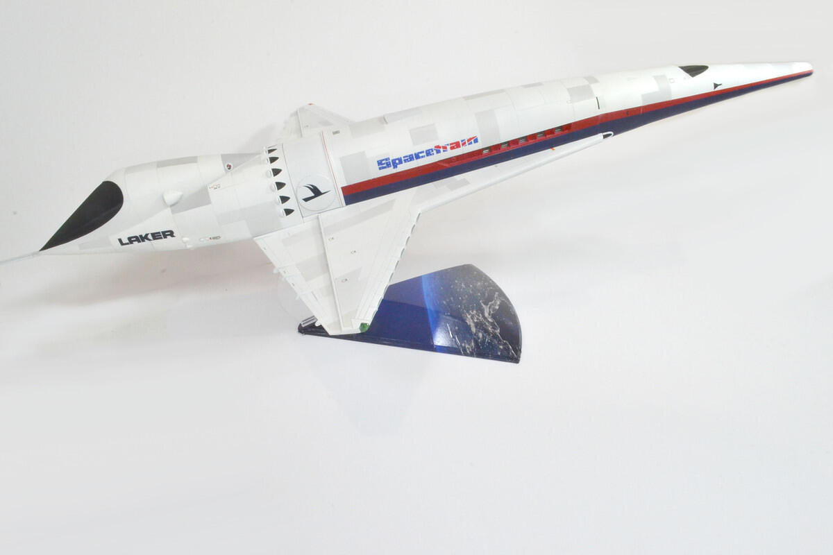 2001: A Space Odyssey, 1/72 Orion III Space Clipper from Moebius... cue ...
